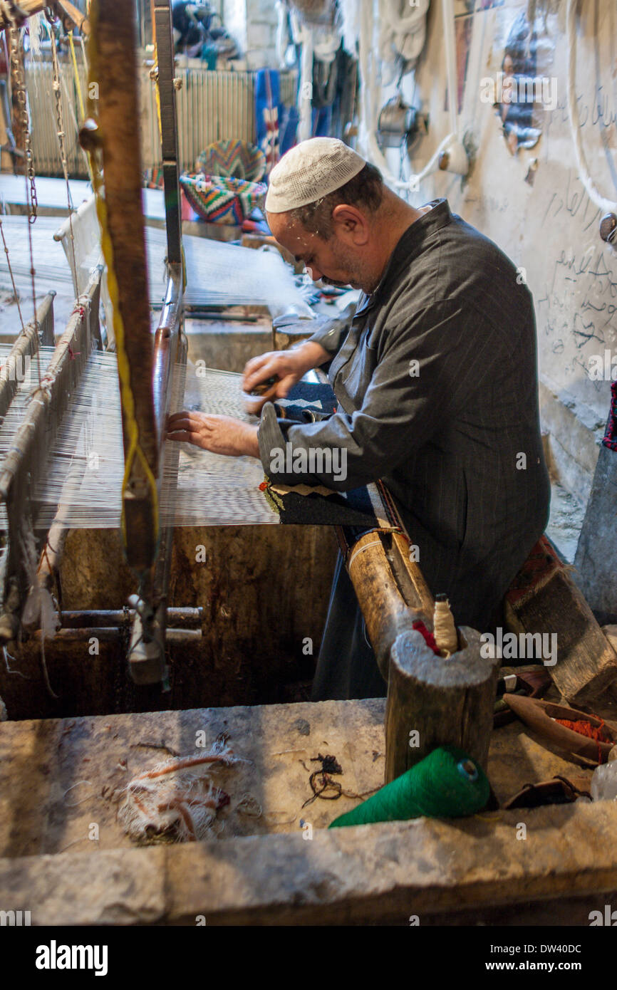 Pit loom hi-res stock photography and images - Alamy