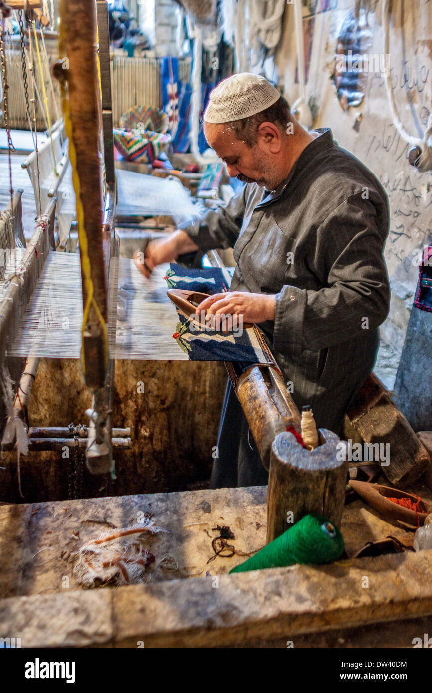 Pit loom hi-res stock photography and images - Alamy