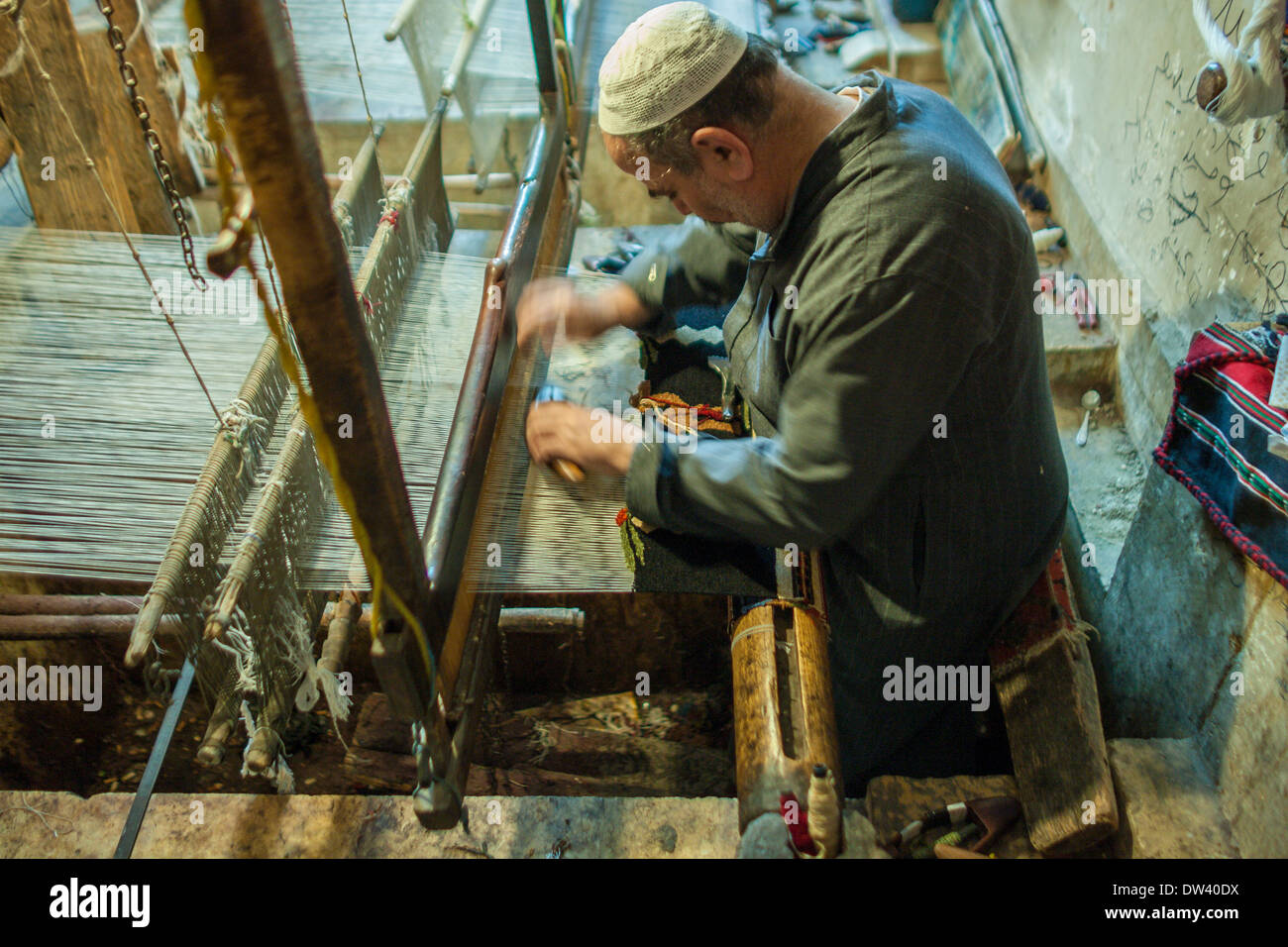 Pit loom hi-res stock photography and images - Alamy