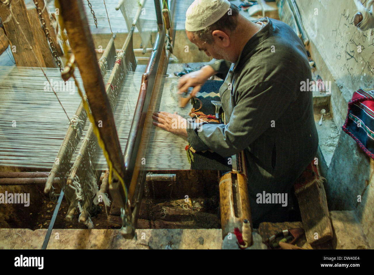 Pit loom hi-res stock photography and images - Alamy