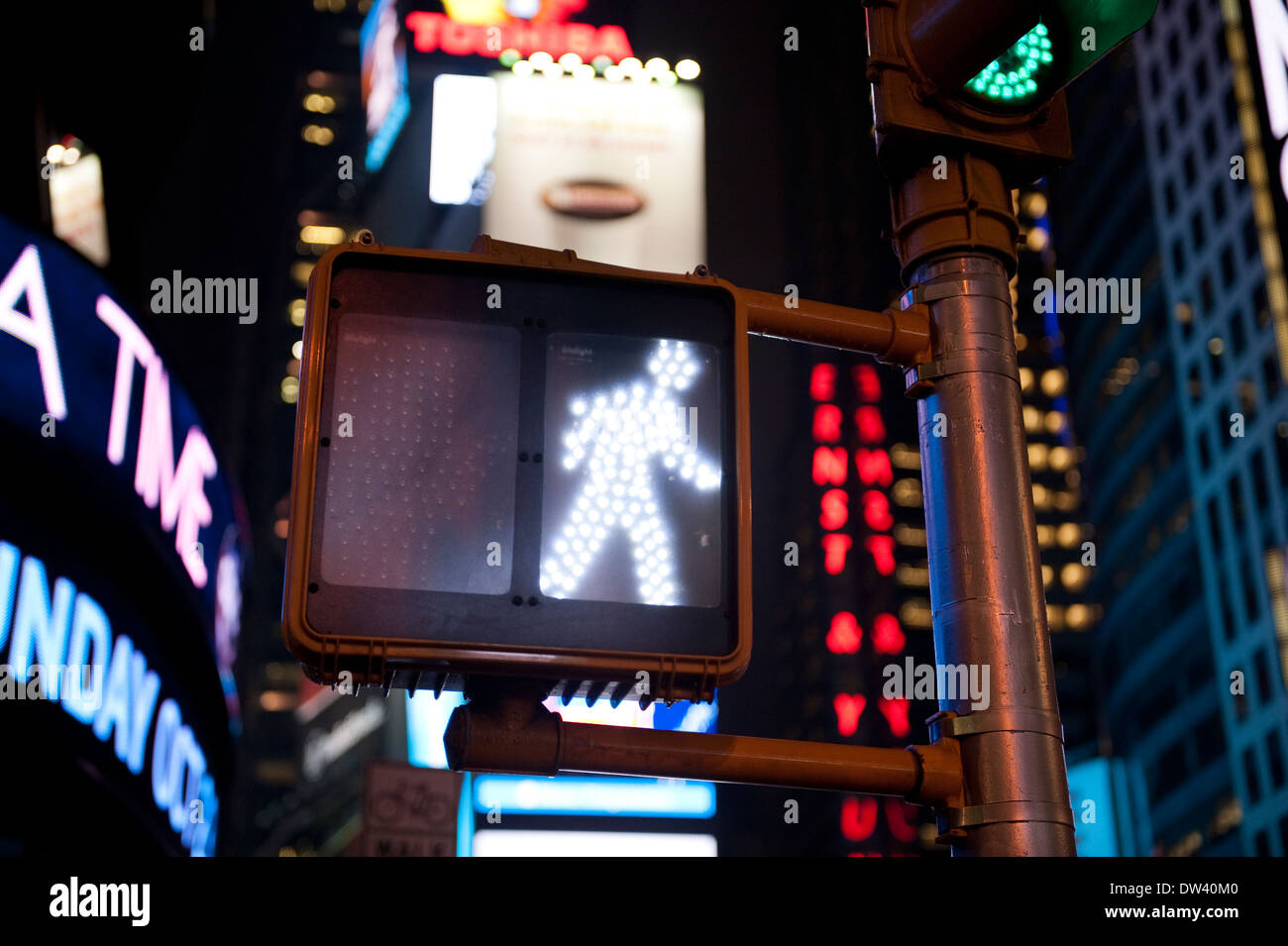 New york street walk sign hi-res stock photography and images - Alamy