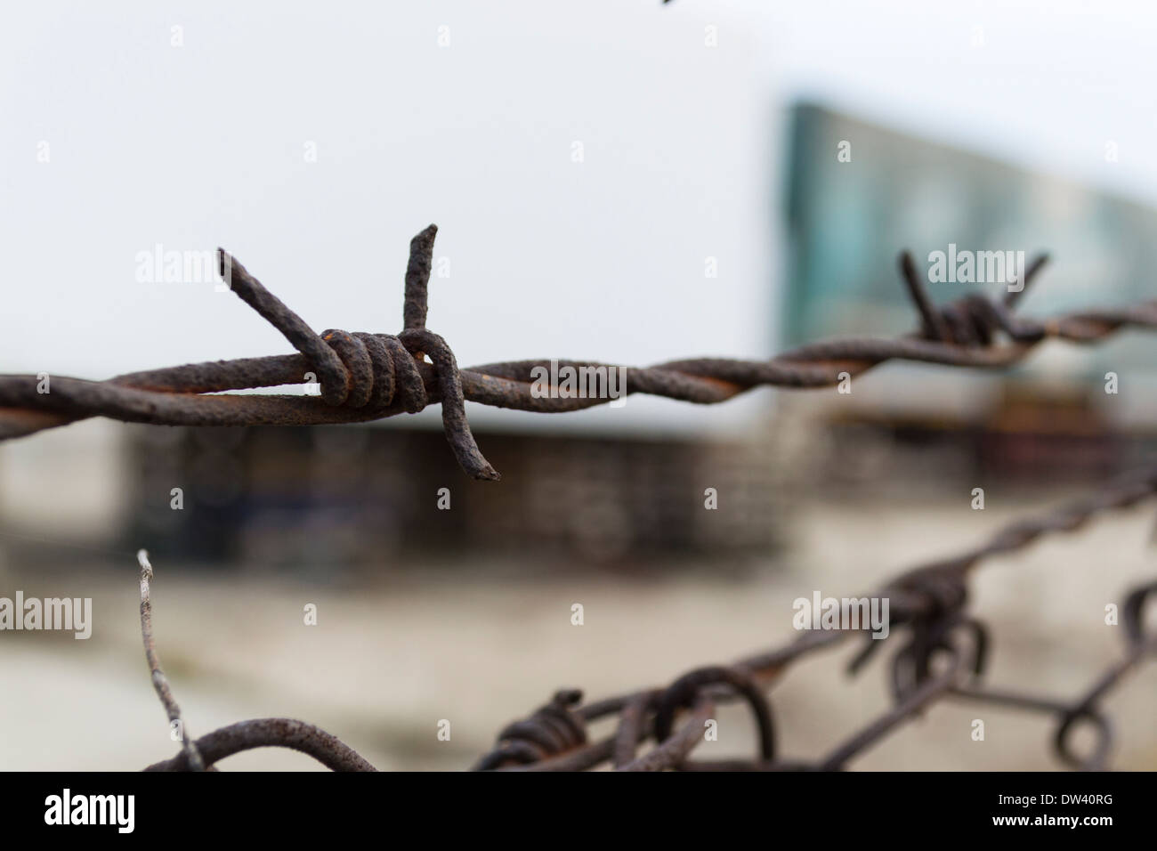 Barbed wire wall in Bucharest, Romania Stock Photo - Alamy