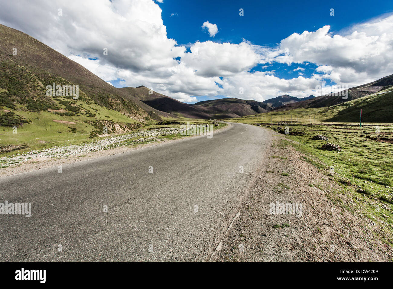Road in Tibet, China Stock Photo - Alamy