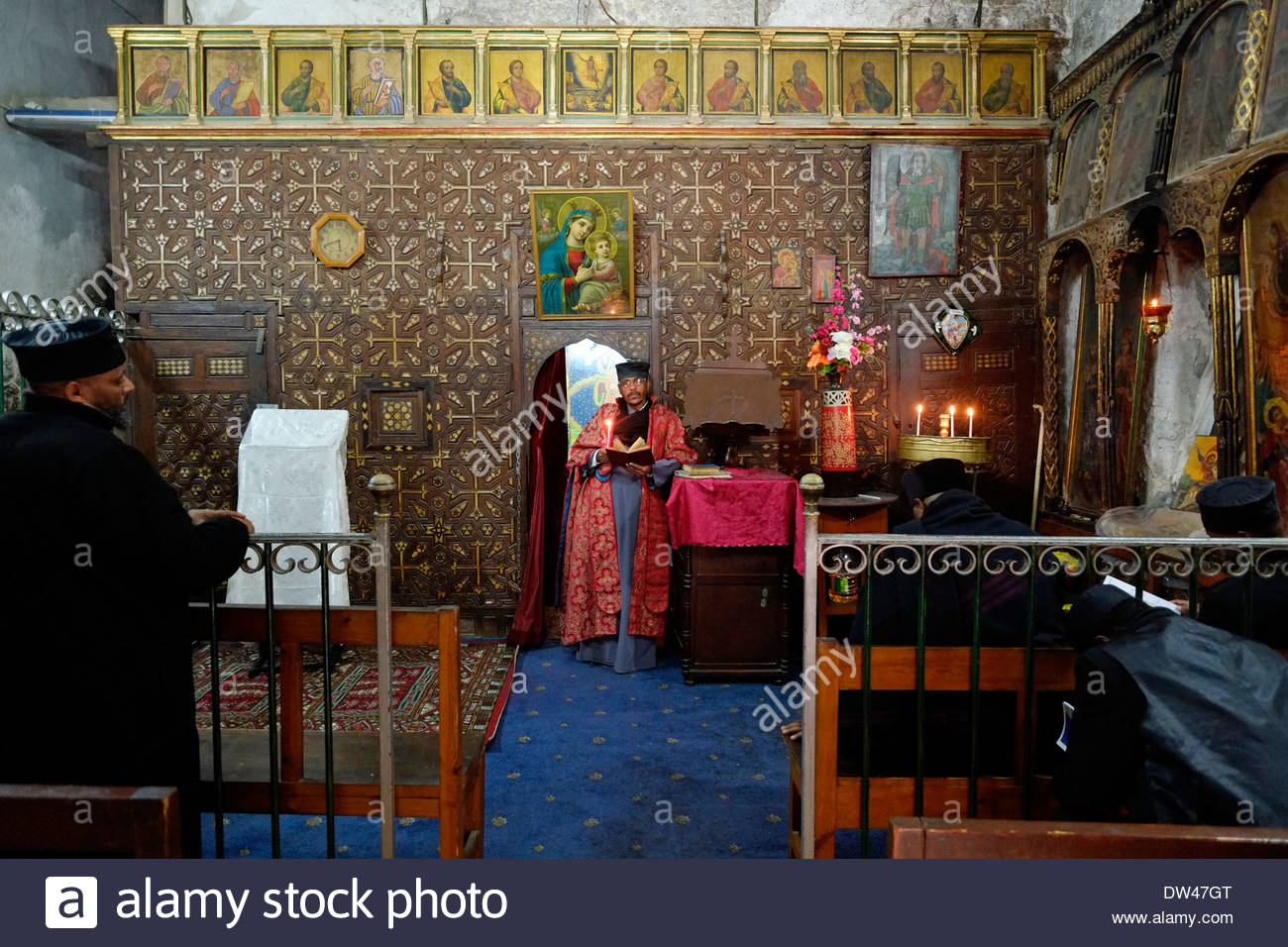 Coptic Priest Mass Stock Photos & Coptic Priest Mass Stock Images - Alamy