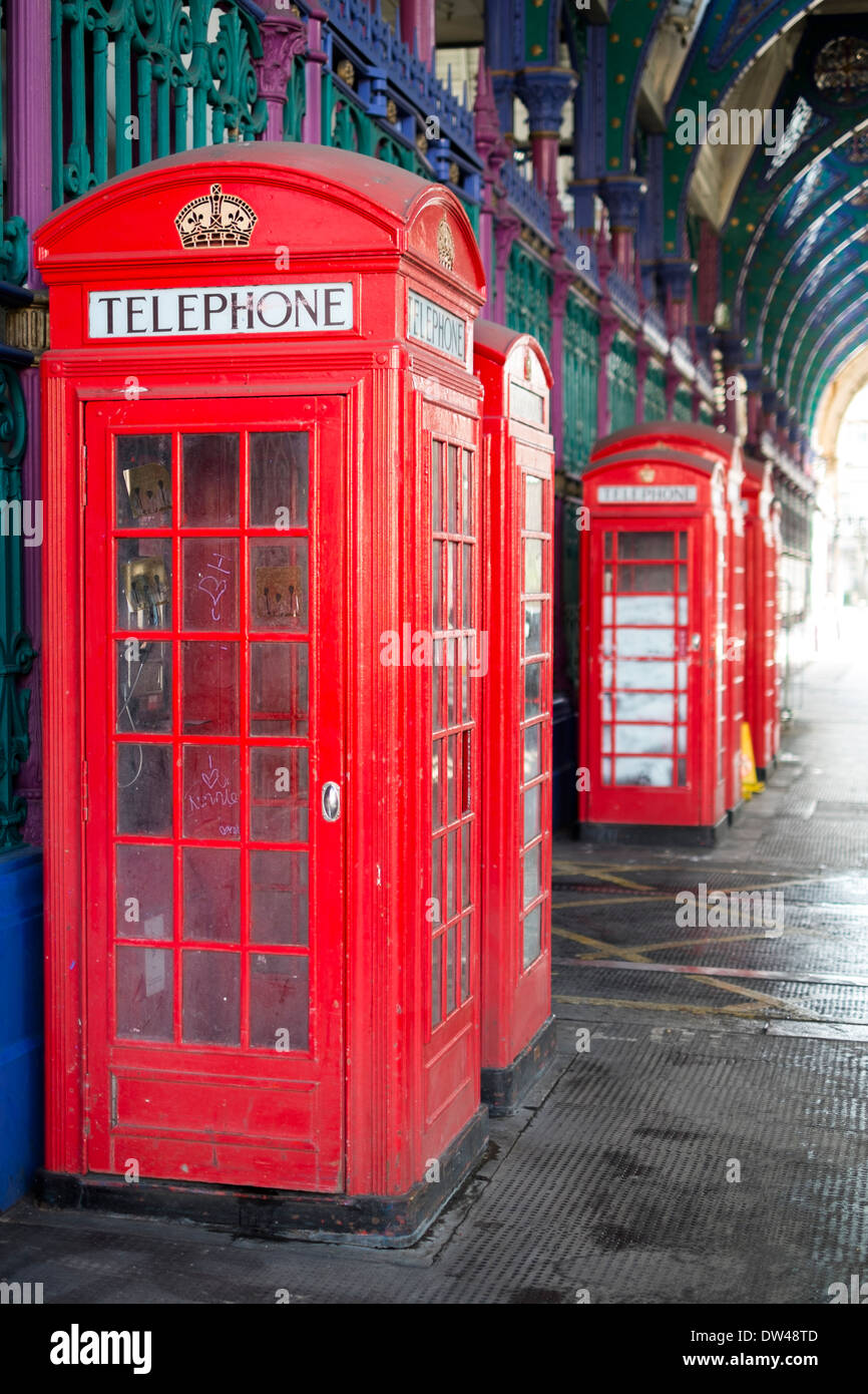 Red tradicional hi-res stock photography and images - Alamy