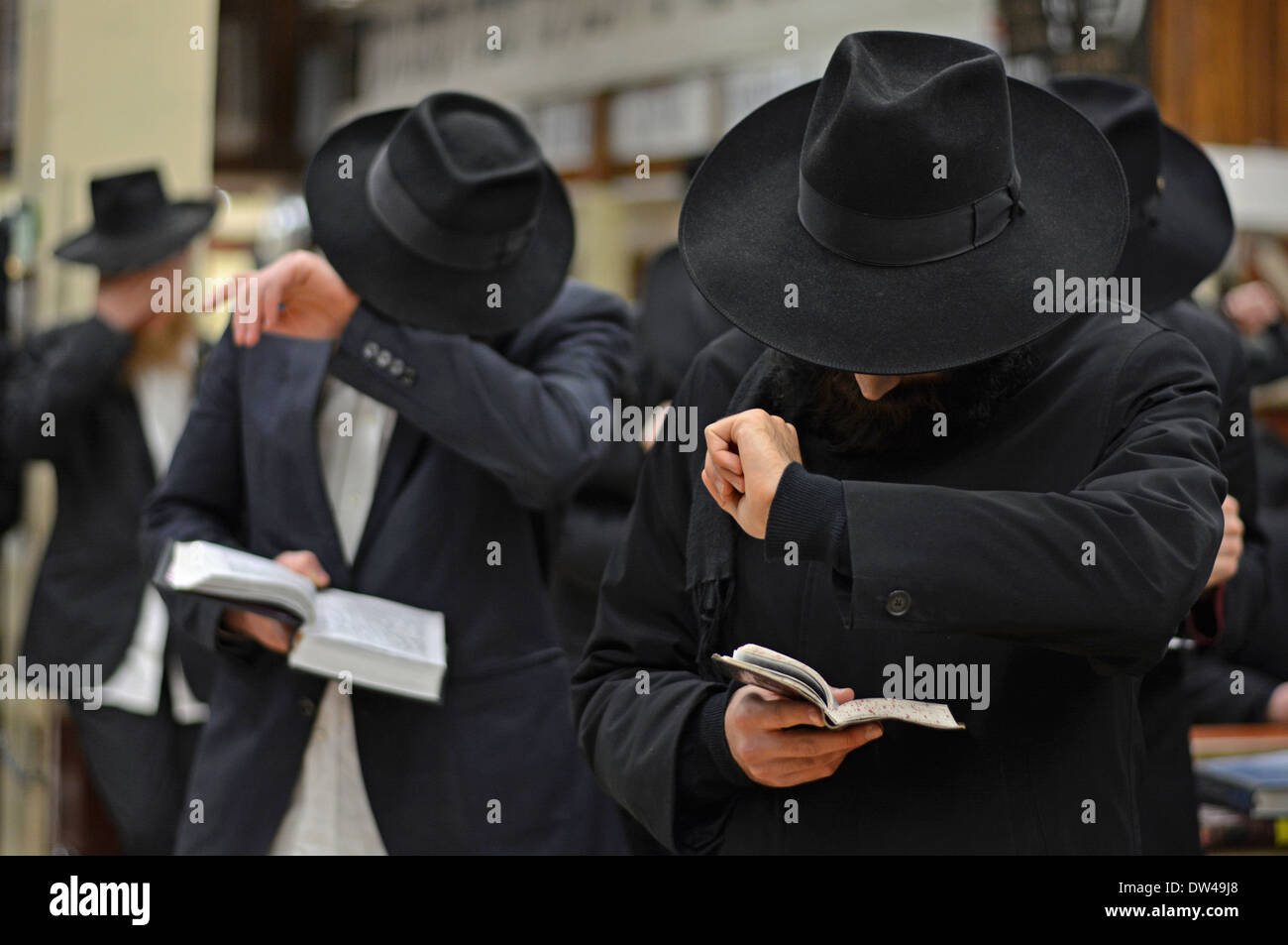 Orthodox followers hi-res stock photography and images - Alamy