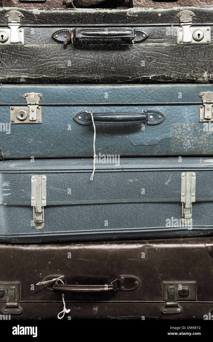 Pile of luggage hi-res stock photography and images - Alamy