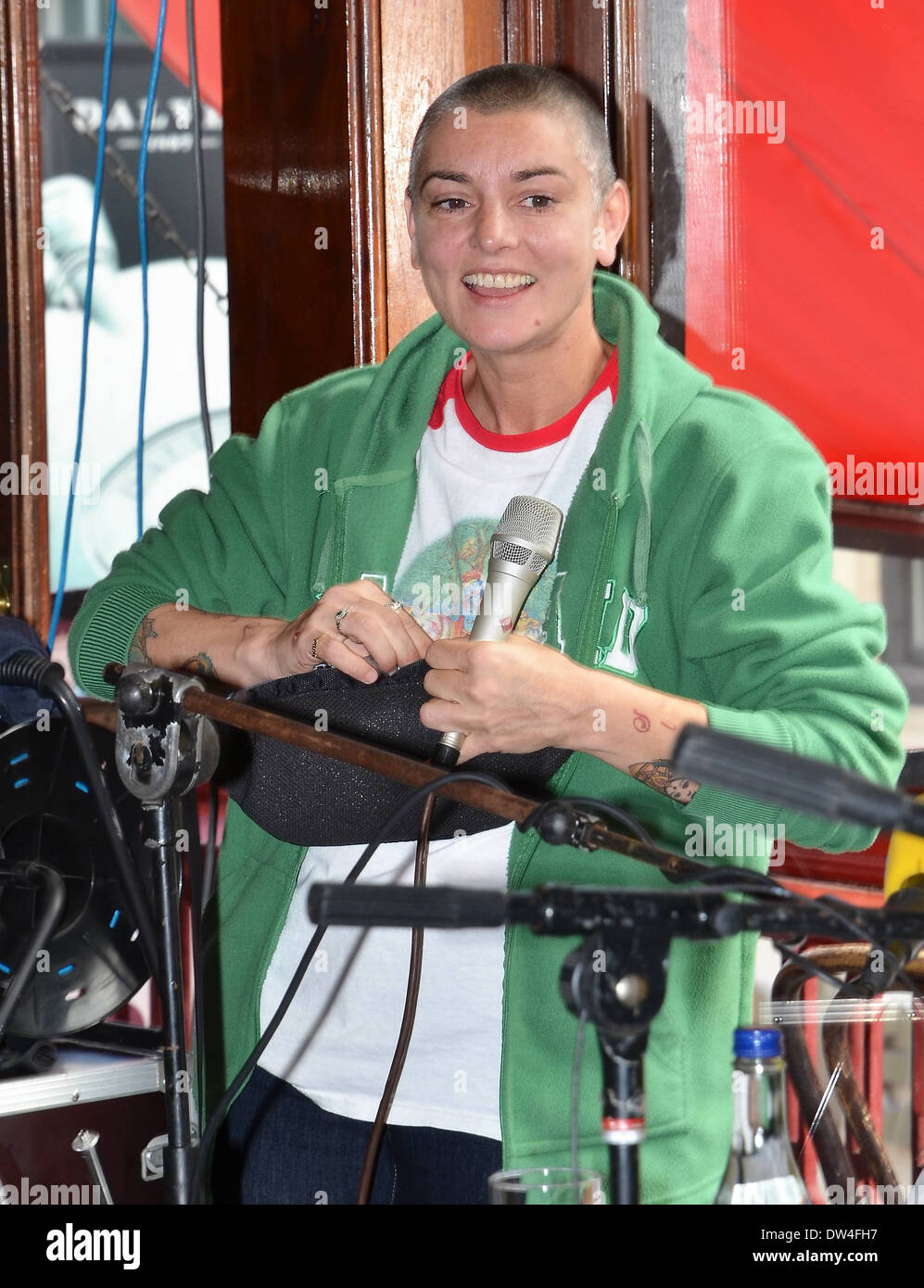 Damien dempsey album hi-res stock photography and images - Alamy