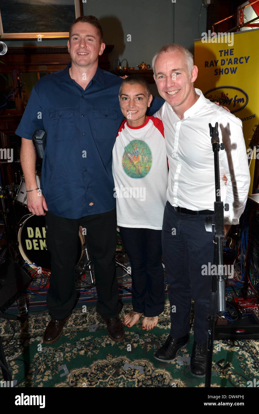 Damien dempsey sinead oconnor ray hi-res stock photography and images ...