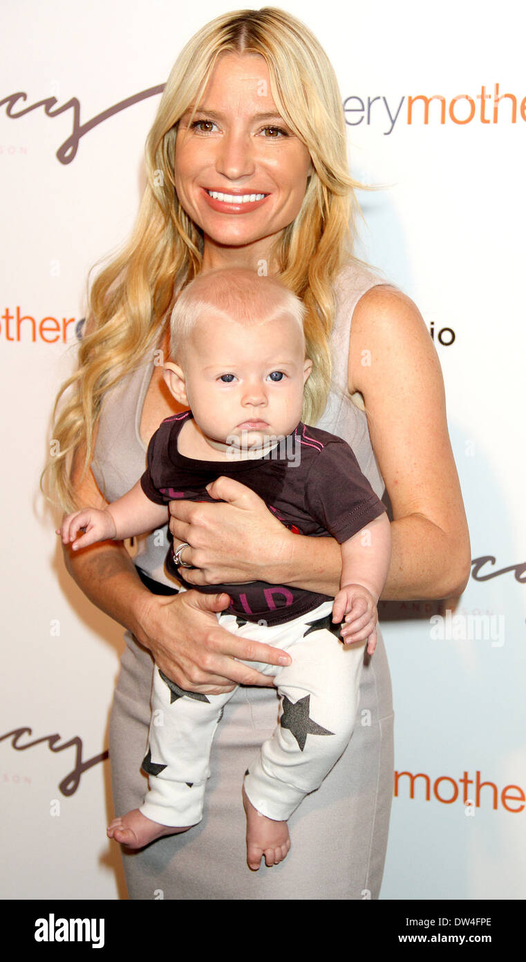 Tracy anderson and penelope anderson hi-res stock photography and ...