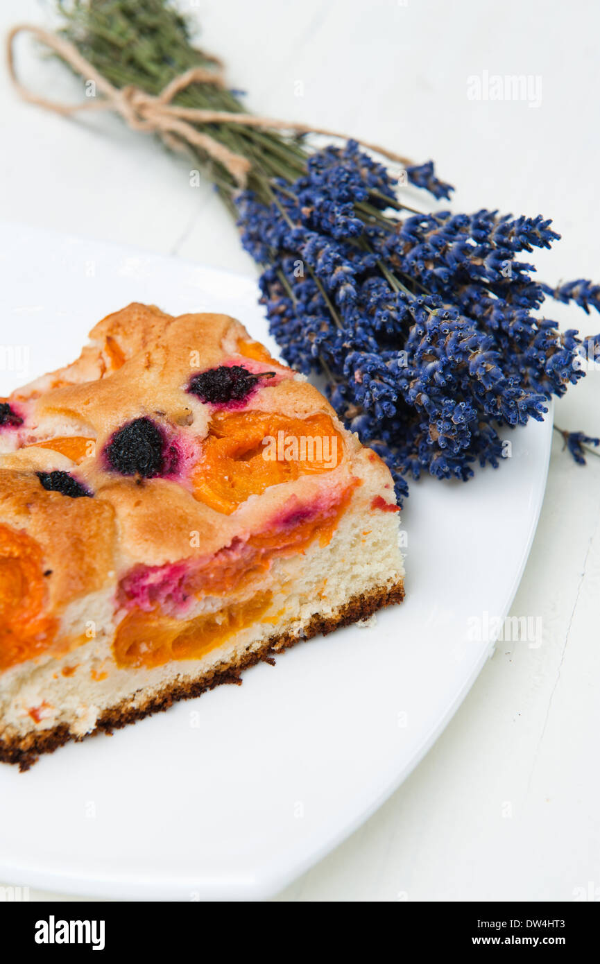 Peach and mulberry tart Stock Photo - Alamy