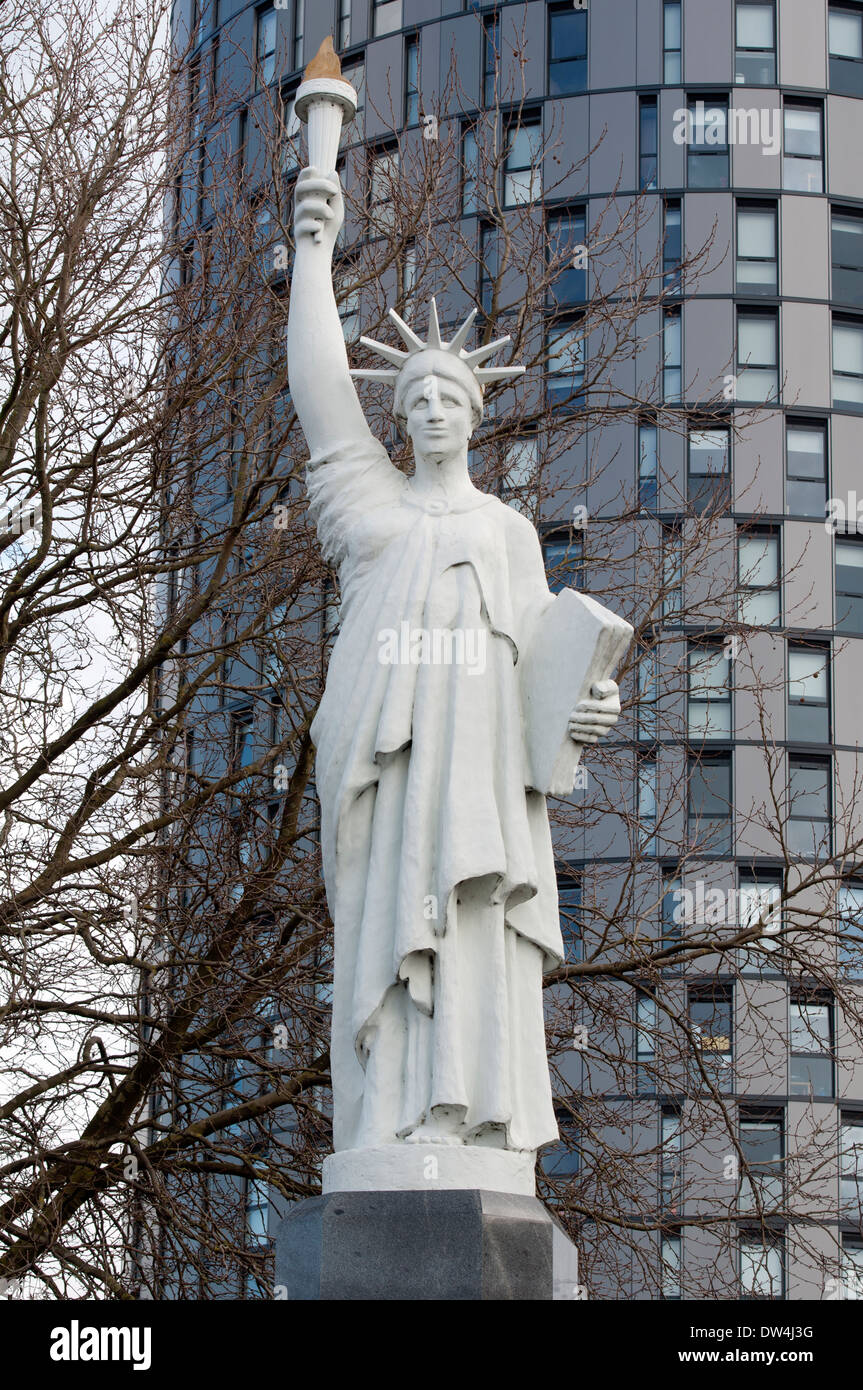 Statue of liberty statues hi-res stock photography and images - Alamy