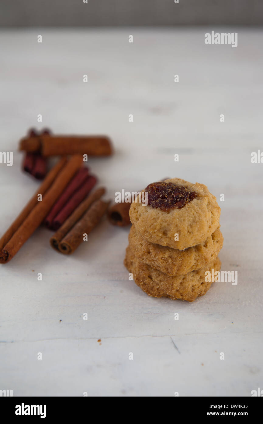 Round biscuits with jam Stock Photo - Alamy