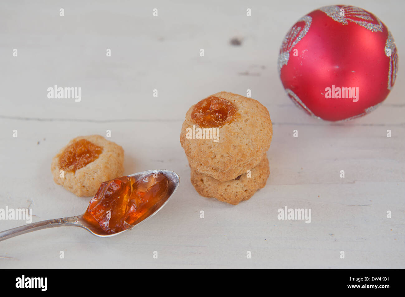 Round biscuits with jam Stock Photo - Alamy