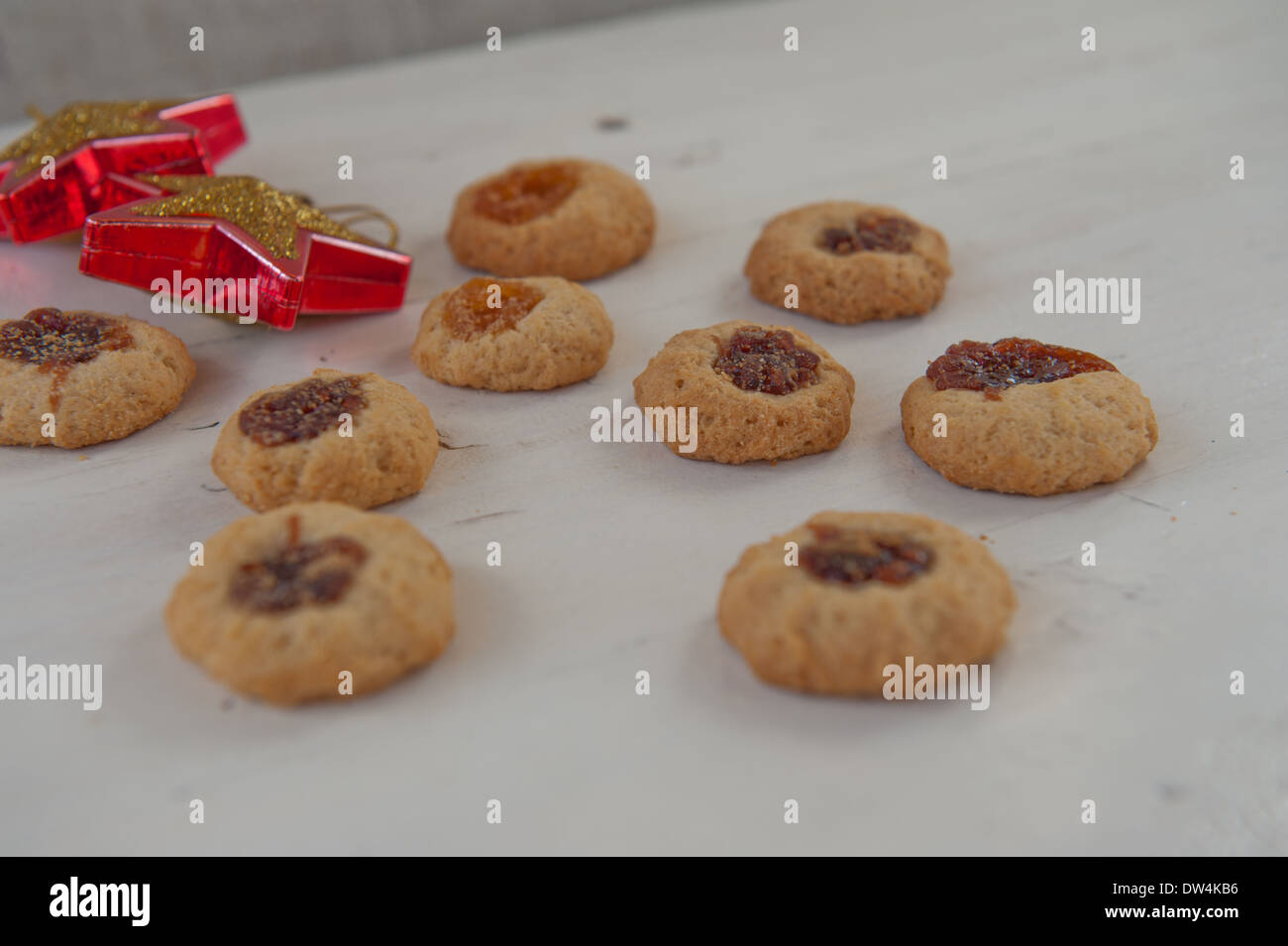 Round biscuits with jam Stock Photo - Alamy