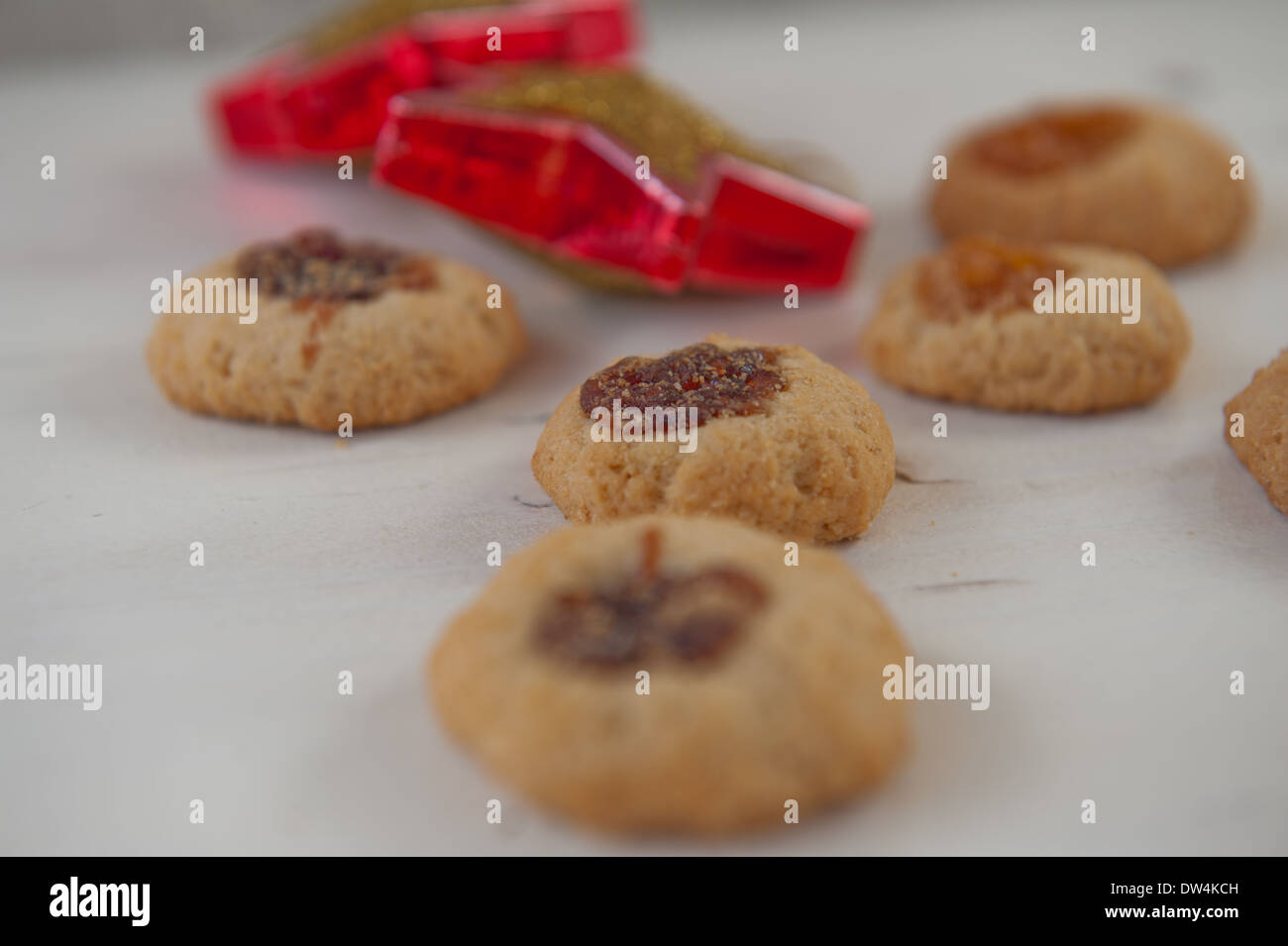 Ound table hi-res stock photography and images - Alamy