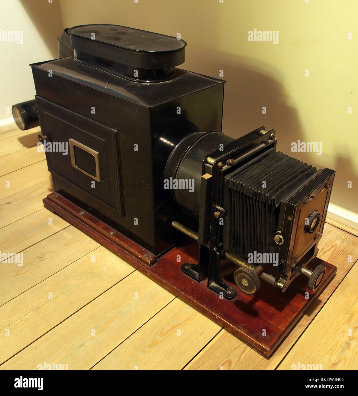 This display features old photographic equipment, showcasing vintage ...