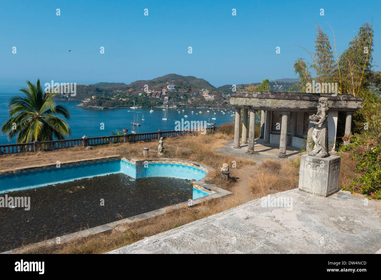 Parthenon replica, built by Mexico City police chief Aturo Durazo ...