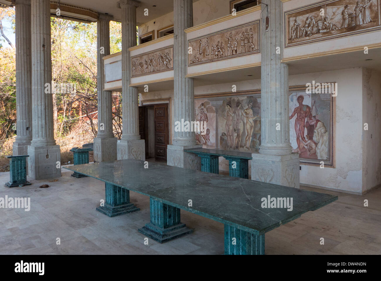Parthenon replica, built by Mexico City police chief Aturo Durazo ...