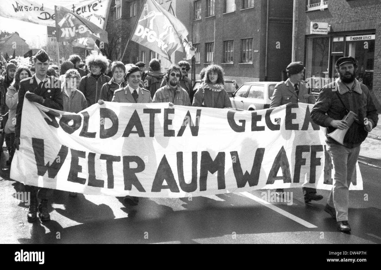 The prelude to the Easter March 1986 was the demonstration on Good ...