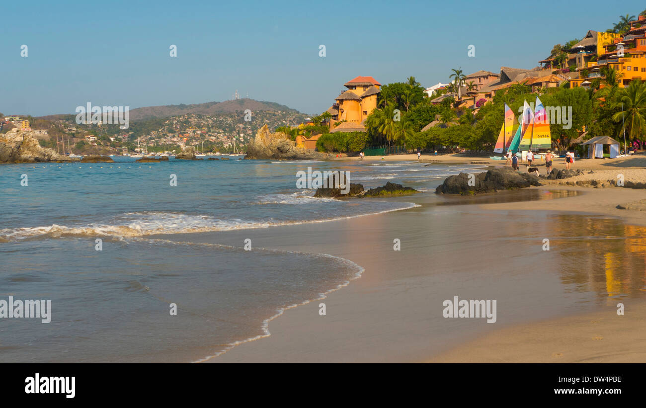 Playa La Ropa, Zihuatanejo, Guerrero, Mexico Stock Photo - Alamy