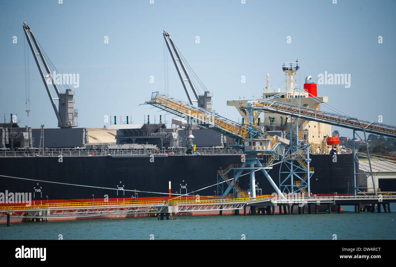Shell gas refinery hi-res stock photography and images - Alamy
