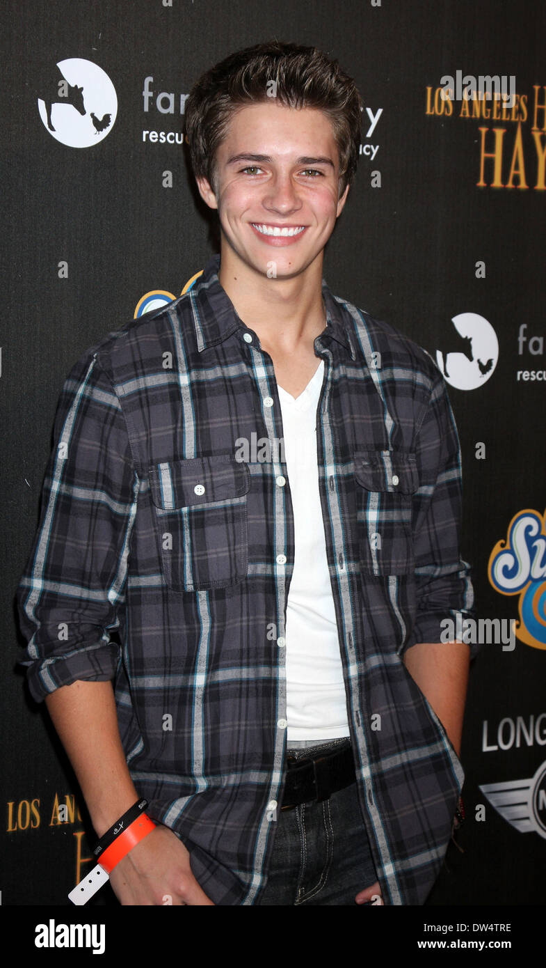 LOS ANGELES - OCT 7: Billy Unger arrives at the 4th Annual Los Angeles ...