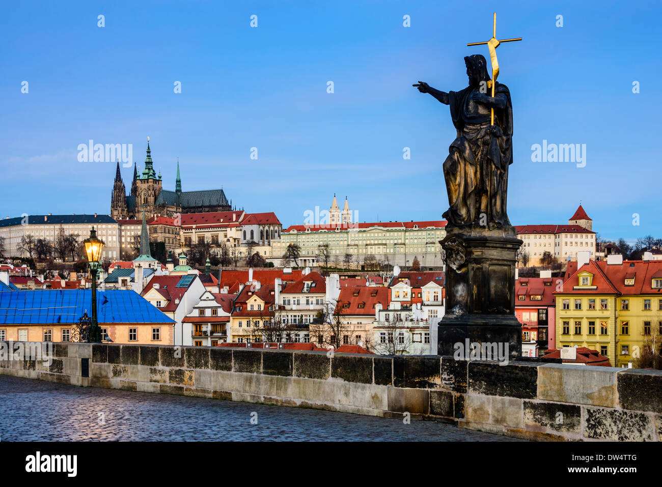 Bridge tourism prague skyline hi-res stock photography and images - Alamy