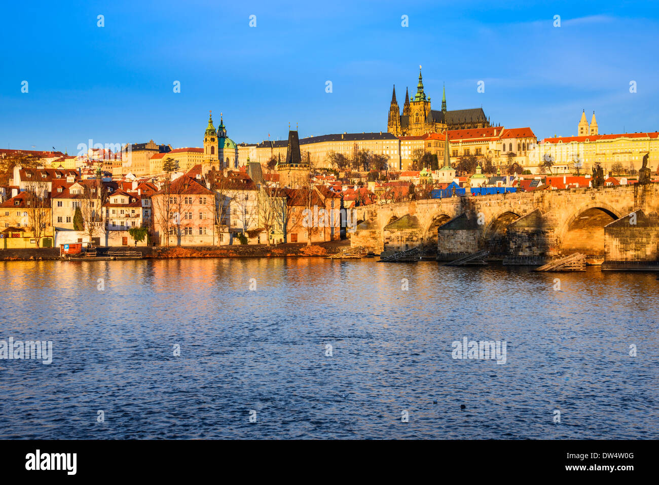 Bridge tourism prague skyline hi-res stock photography and images - Alamy