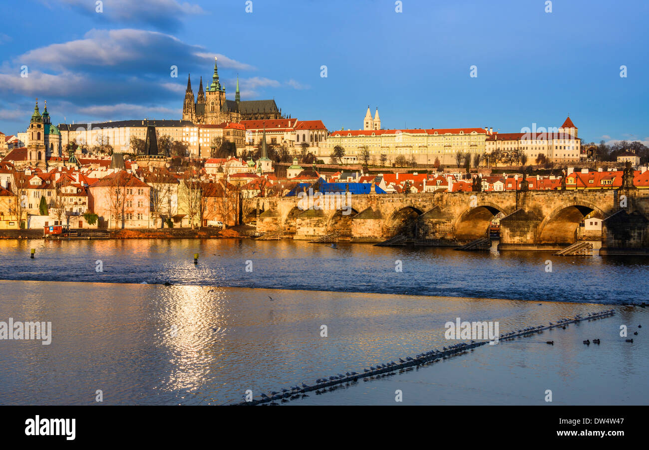 Bridge tourism prague skyline hi-res stock photography and images - Alamy