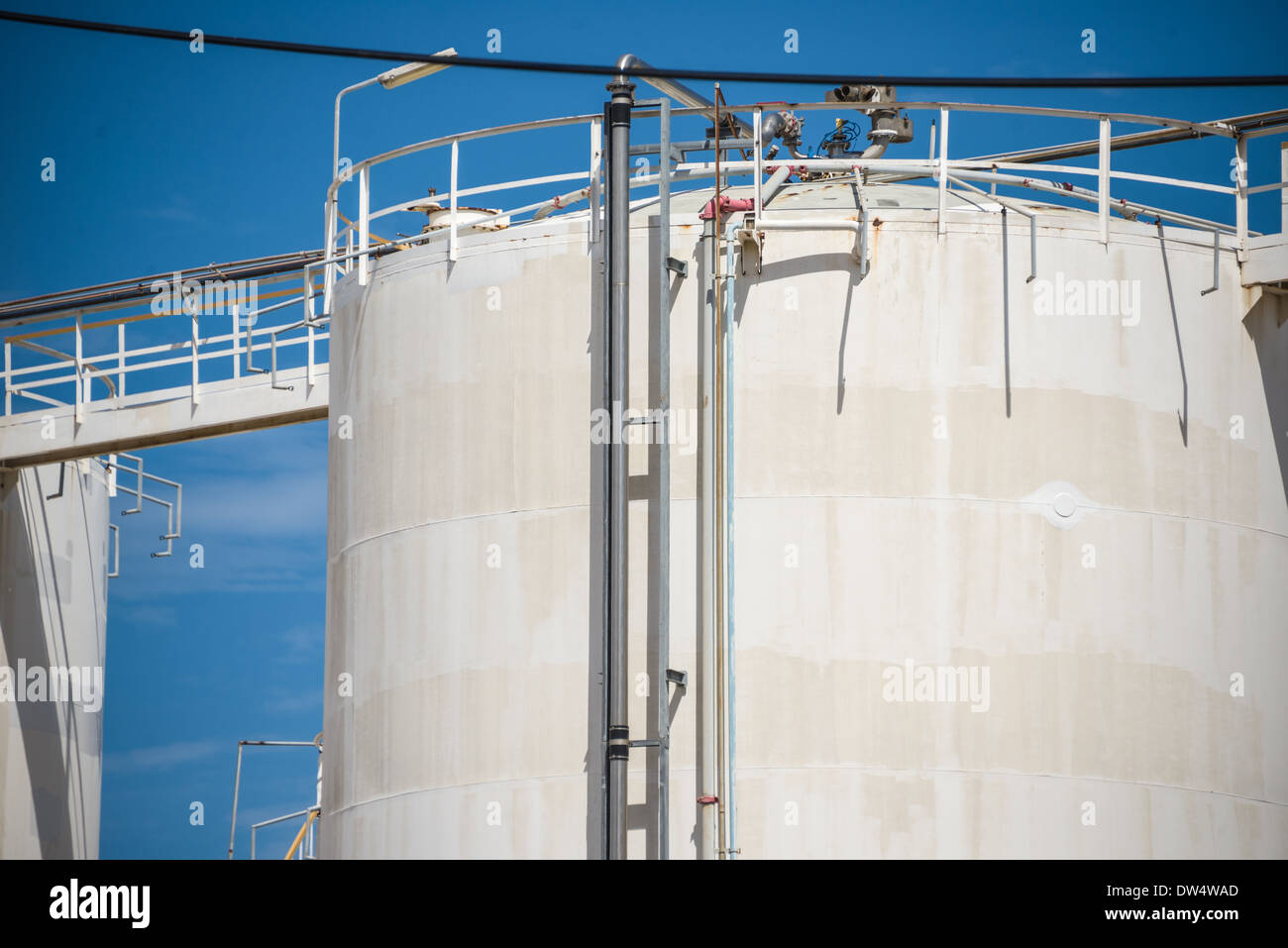 Bulk chemical storage hi-res stock photography and images - Alamy