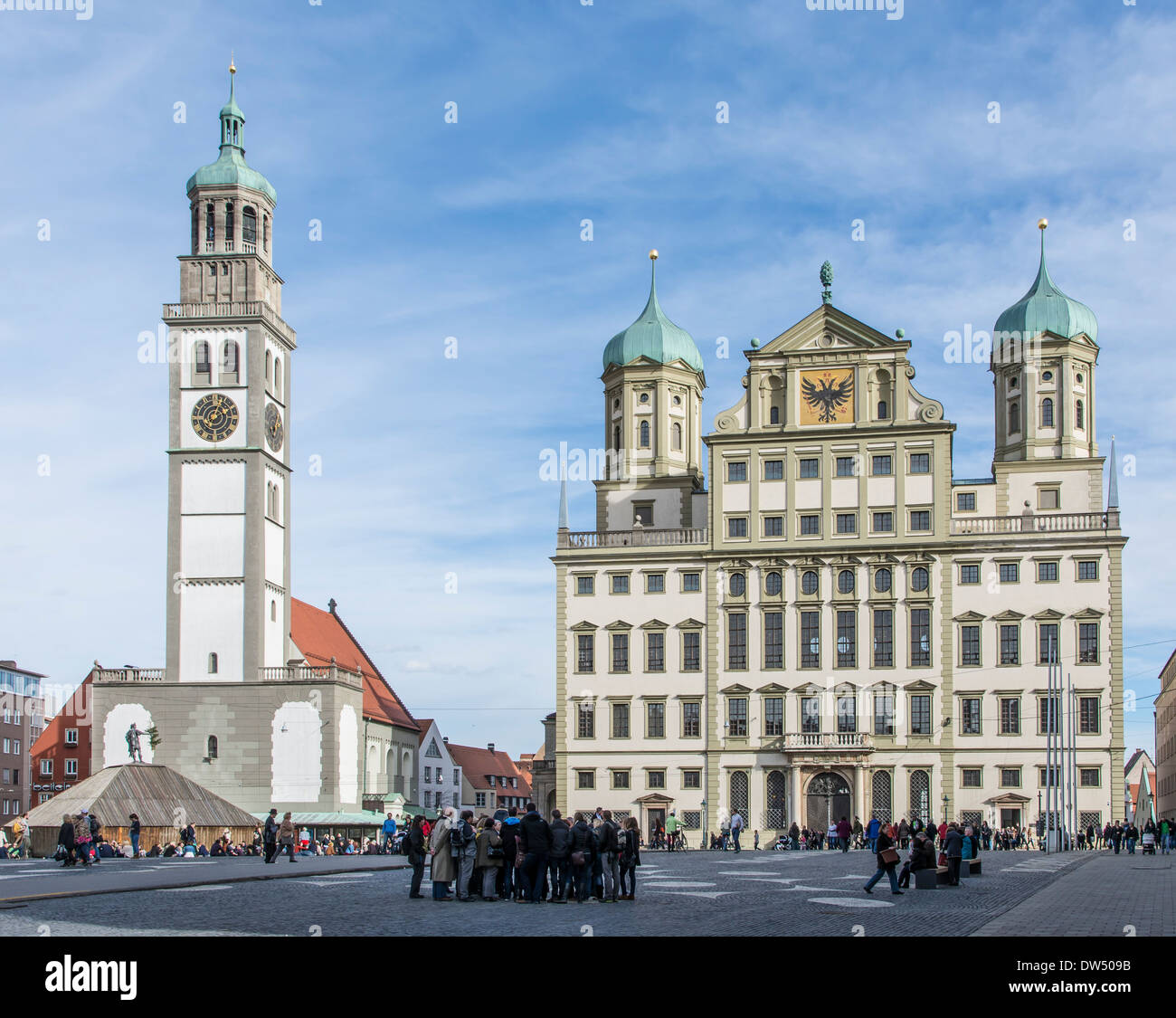 Tourists at a town square hi-res stock photography and images - Alamy