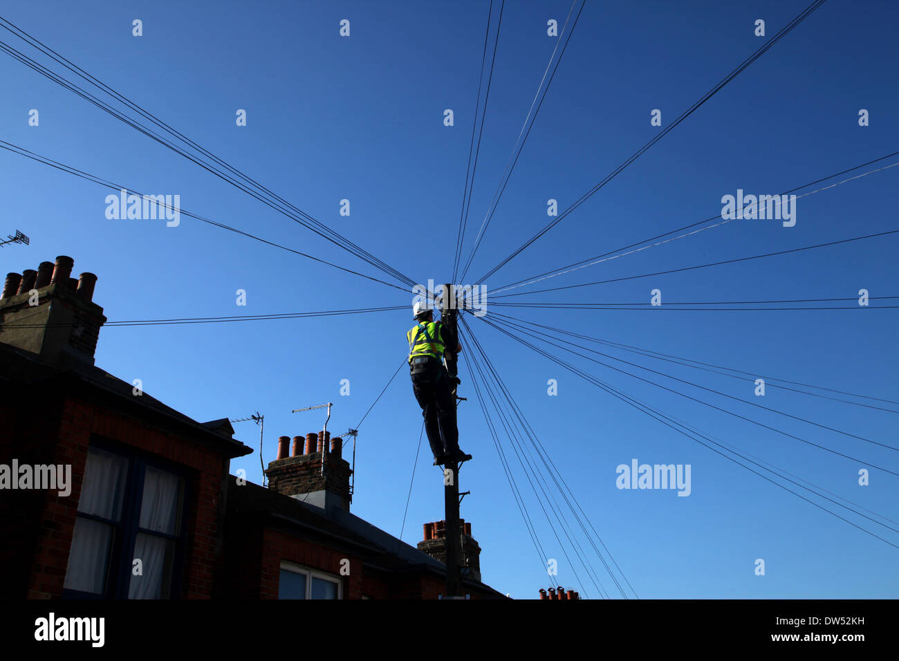 Telecoms engineer hi-res stock photography and images - Alamy