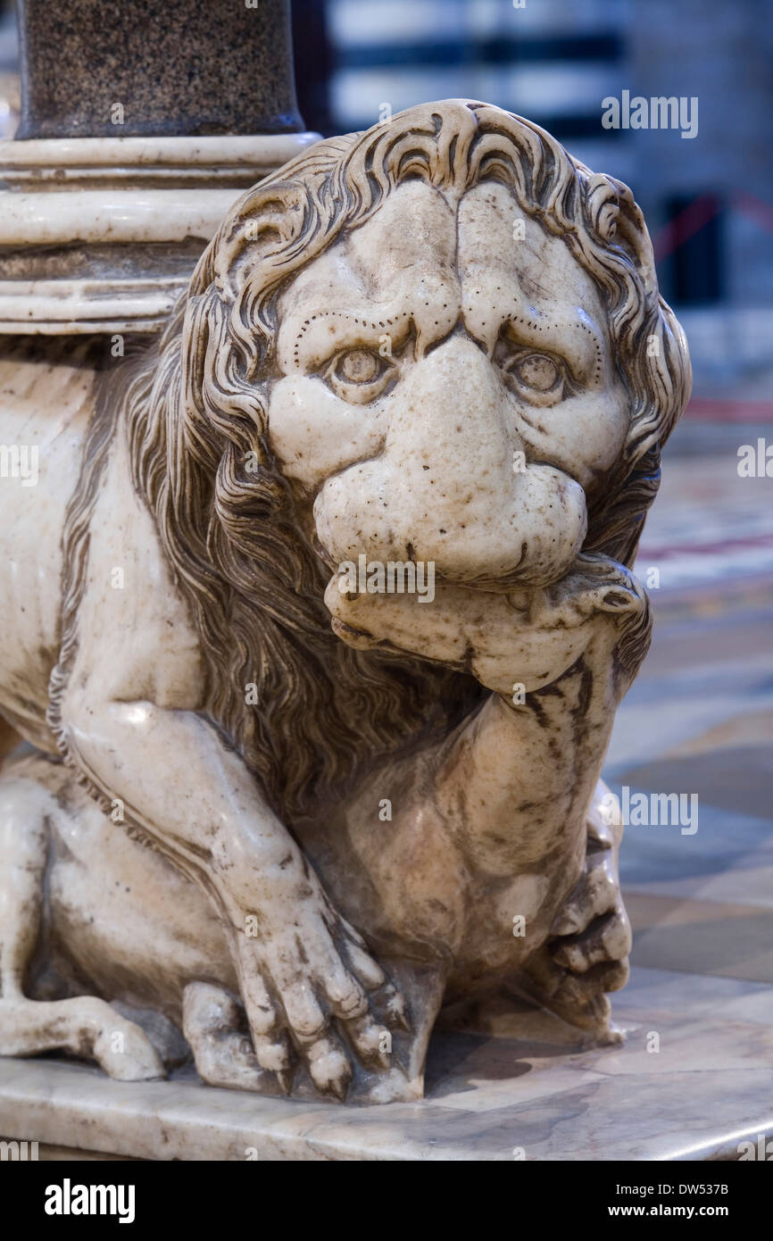 europe, italy, tuscany, siena, cathedral, pulpit by nicola pisano Stock ...