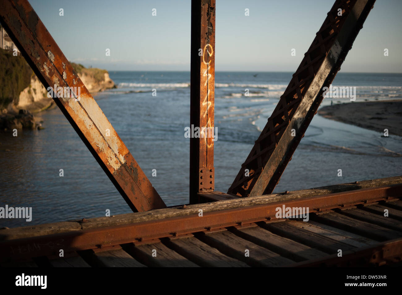 Bridge pacific ocean hi-res stock photography and images - Alamy