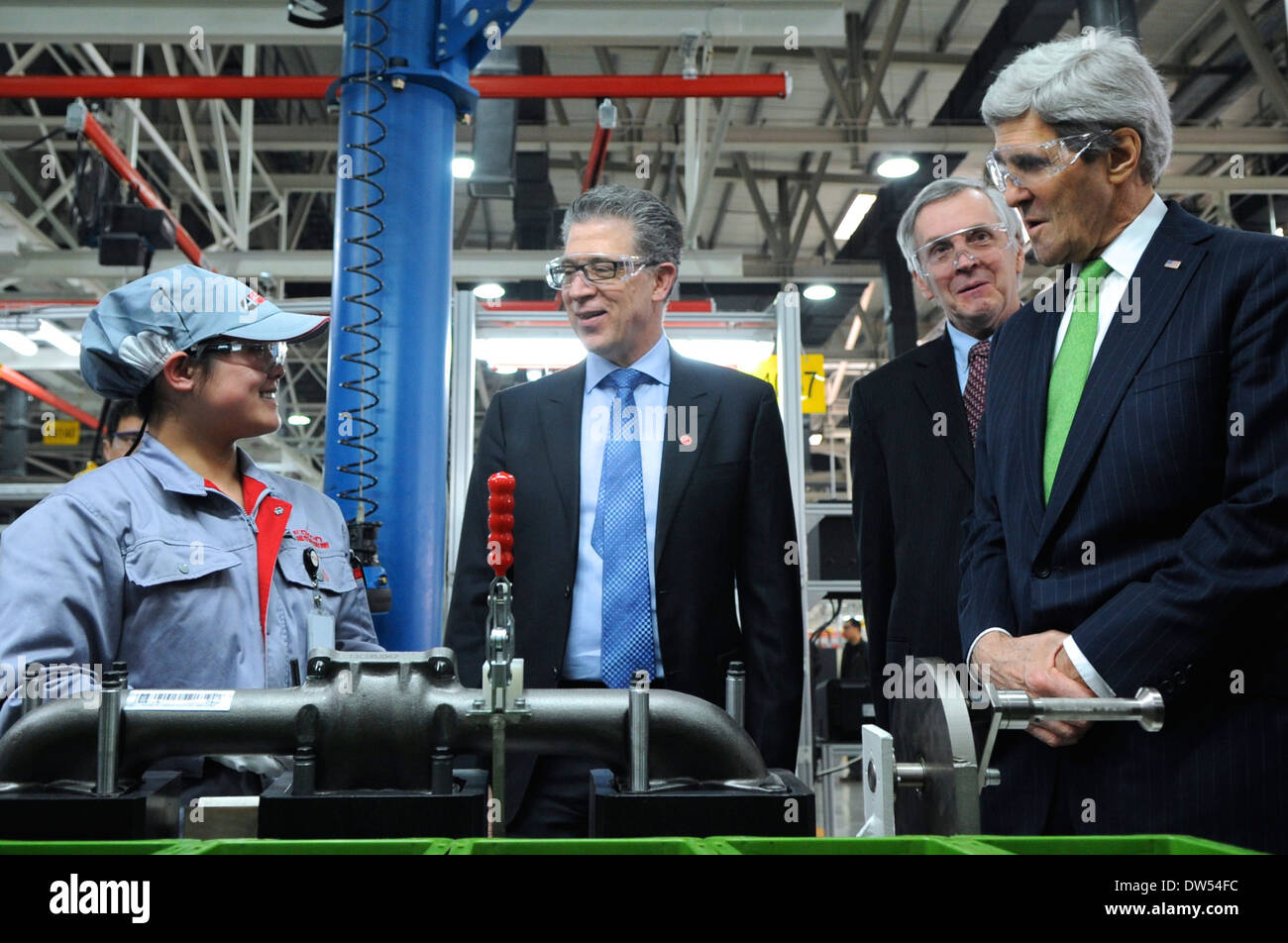 Engine assembly hi-res stock photography and images - Alamy