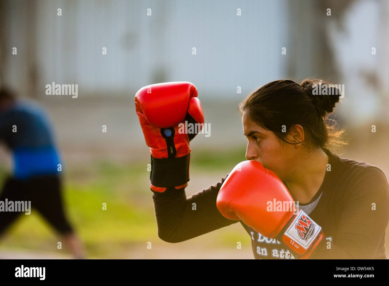 Boxing girl hi-res stock photography and images - Alamy