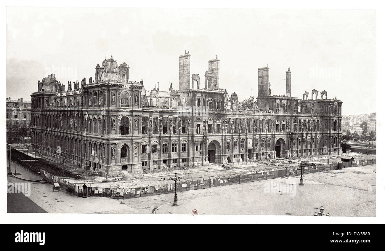 The Paris Town Hall, also known as Hôtel de Ville, was reconstructed ...