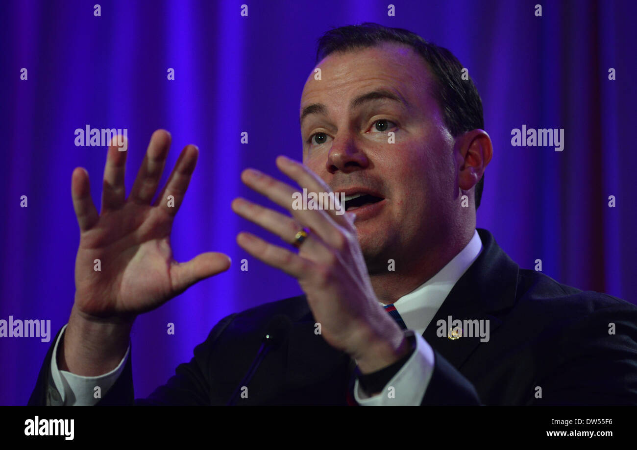 Mike lee senator hi-res stock photography and images - Alamy