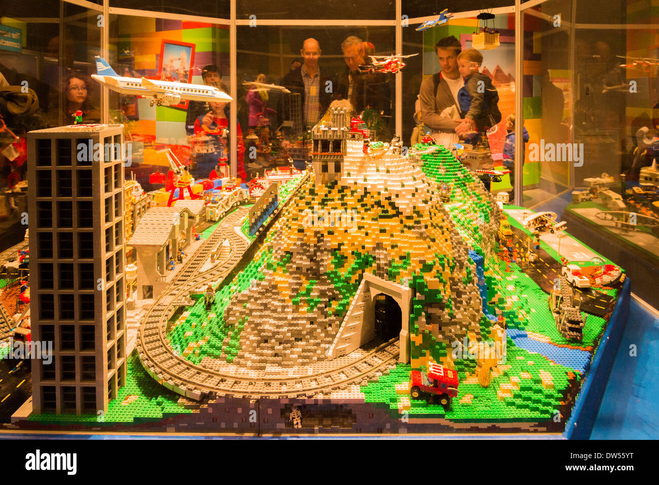 Lego display train tunnel diorama exhibit lego display hi-res stock ...