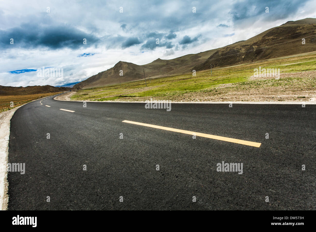 Slanted road hi-res stock photography and images - Alamy