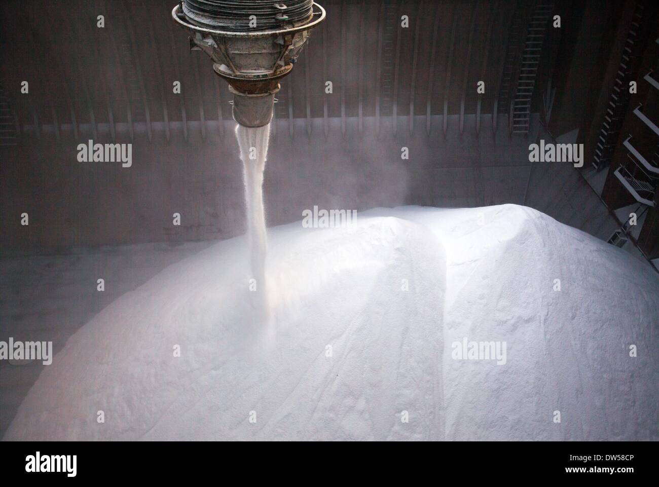 Wismar, Germany. 27th Feb, 2014. The freighter gets loaded with road ...