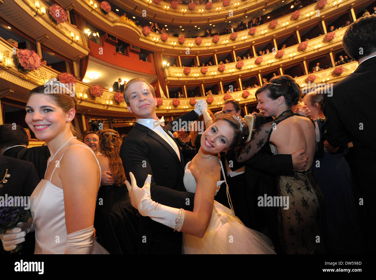 Vienna ball dance hi-res stock photography and images - Alamy
