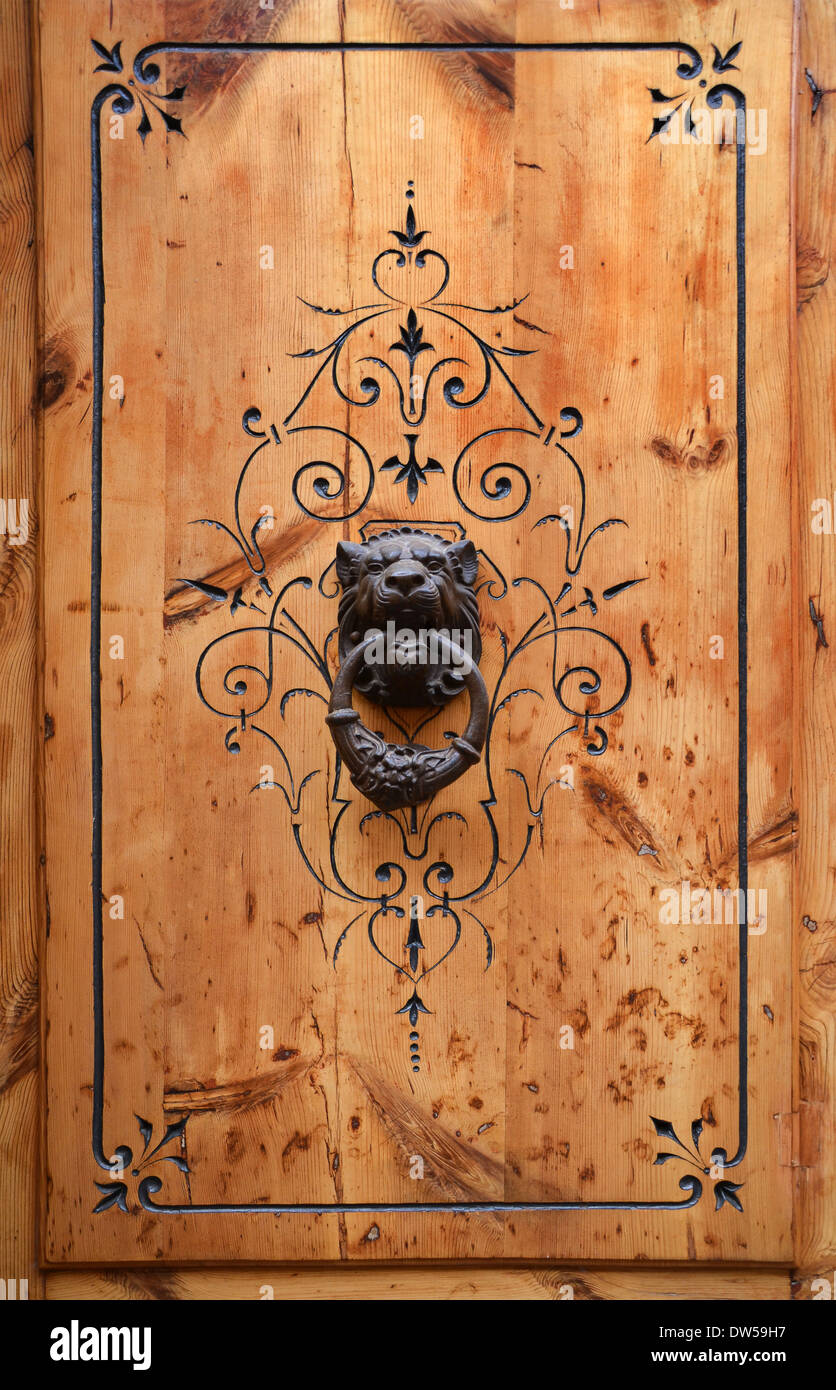 Aragon door hi-res stock photography and images - Alamy