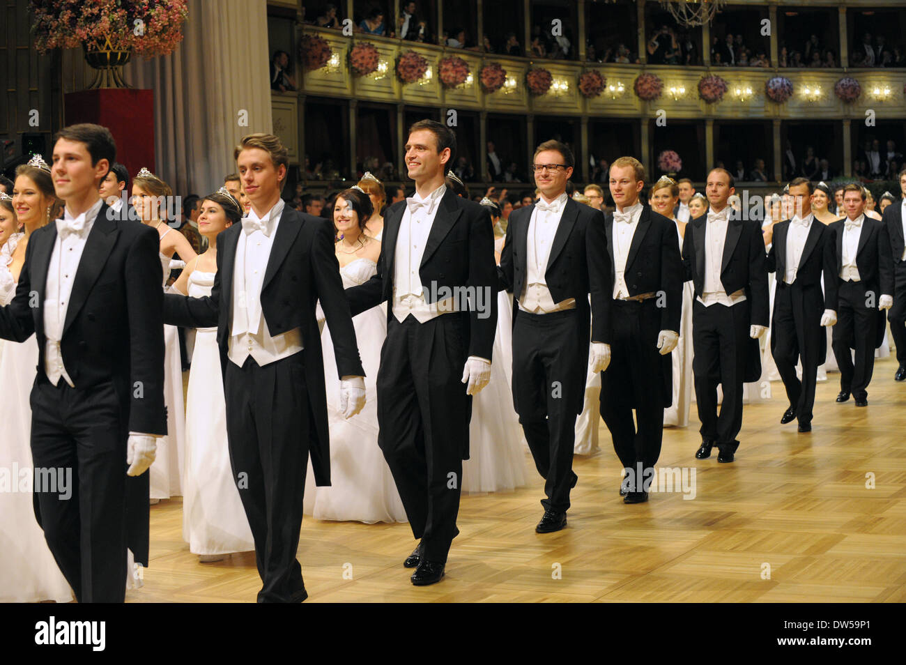 Vienna, Austria. 27th Feb, 2014. Young people in splendid attire dance ...