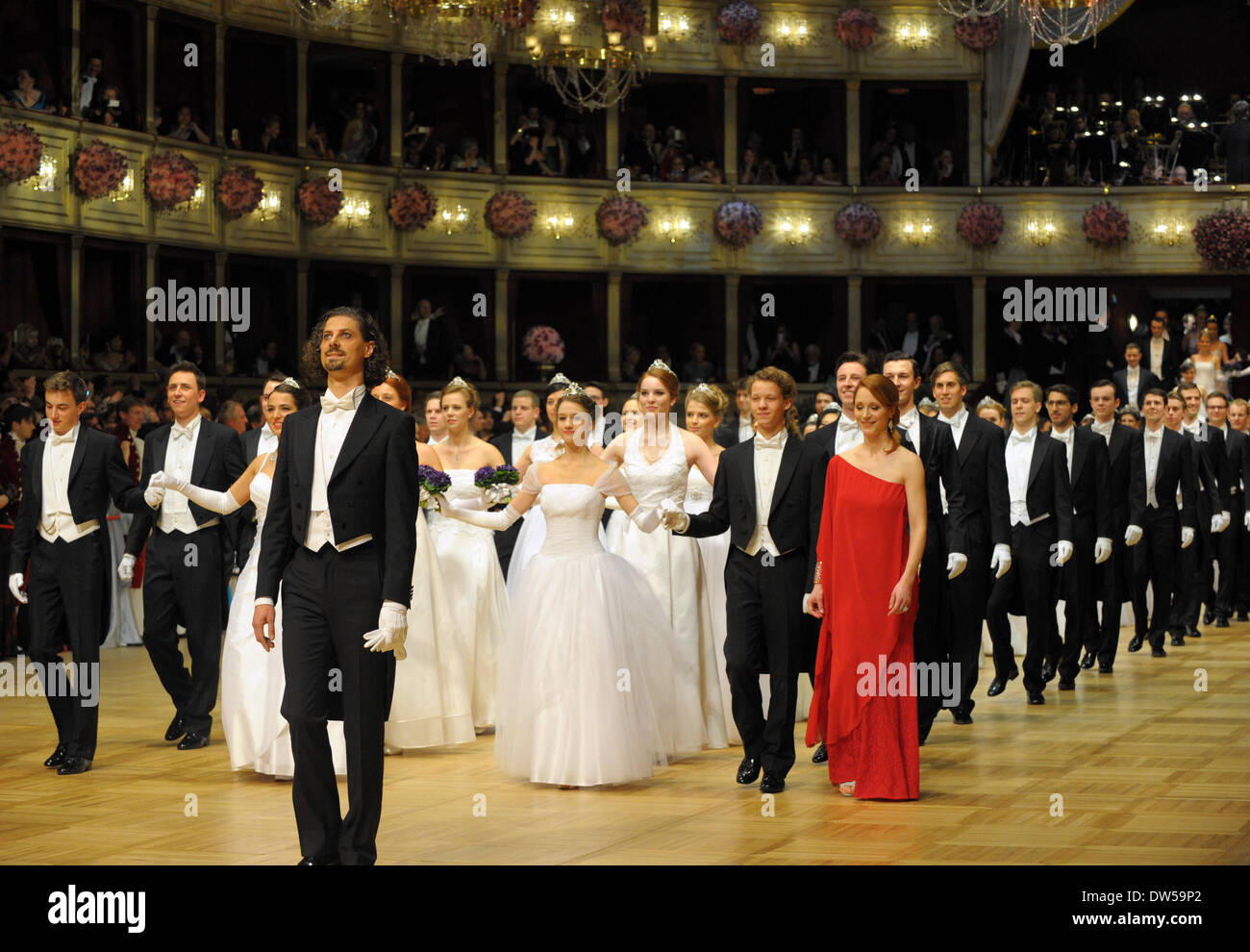 Vienna ball dance hi-res stock photography and images - Alamy
