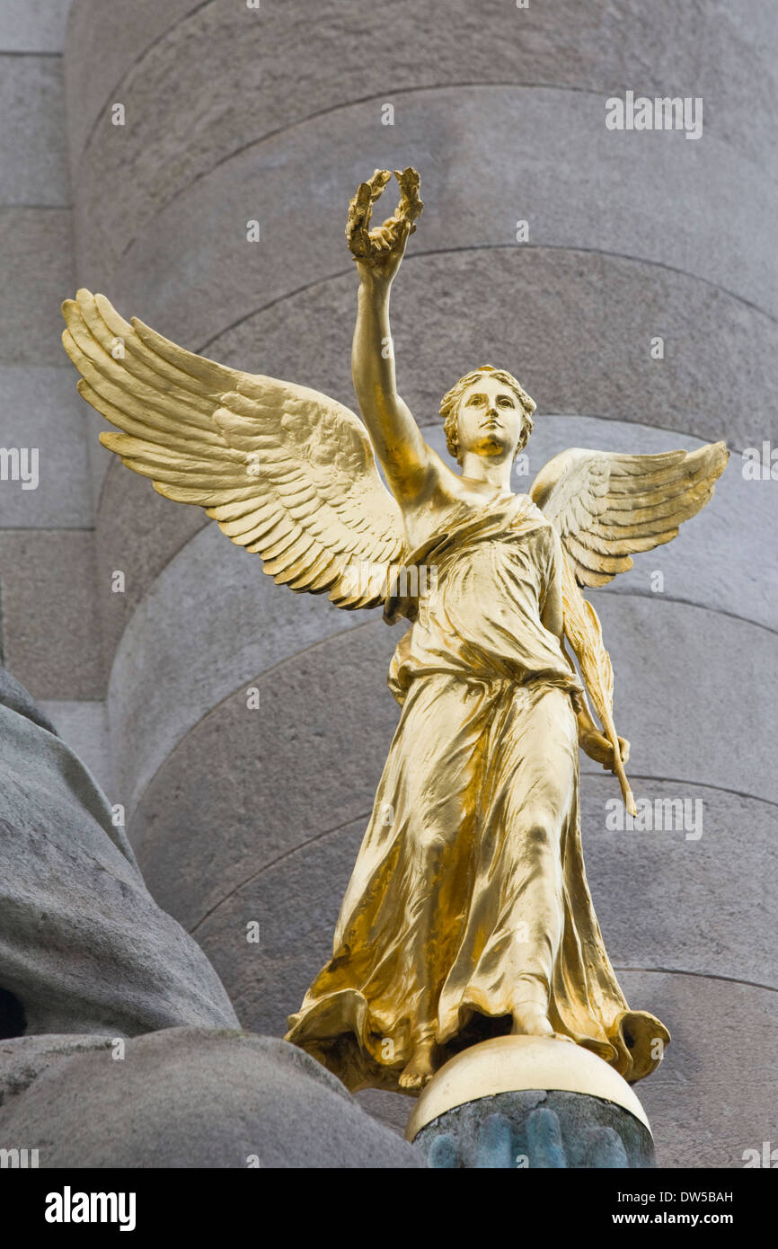 Golden hands bridge hi-res stock photography and images - Alamy