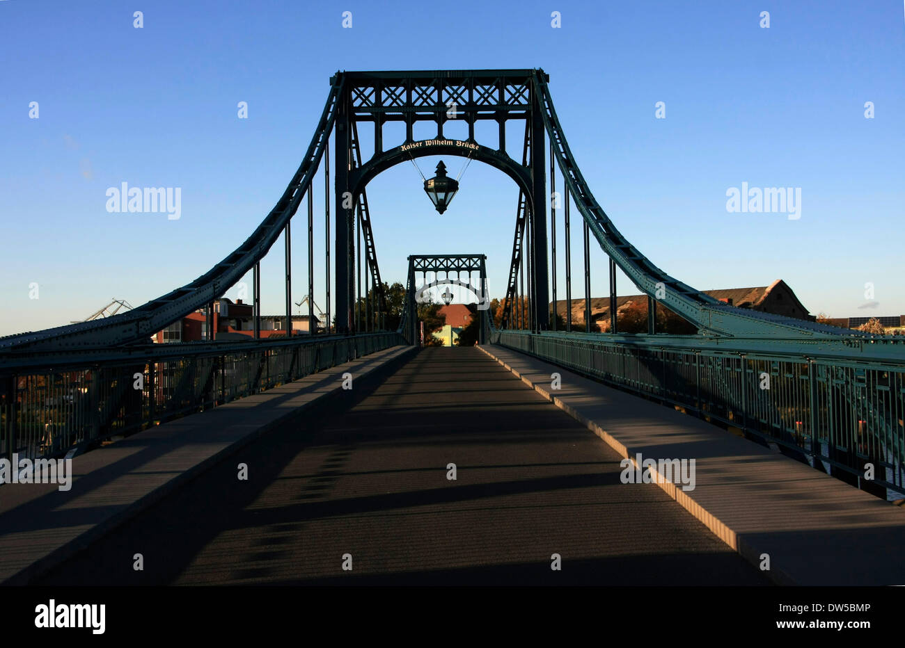 The Kaiser-Wilhelm-Bridge (Kaiser-Wilhelm-Brücke) in Wilhelmshaven was built in the early last ...