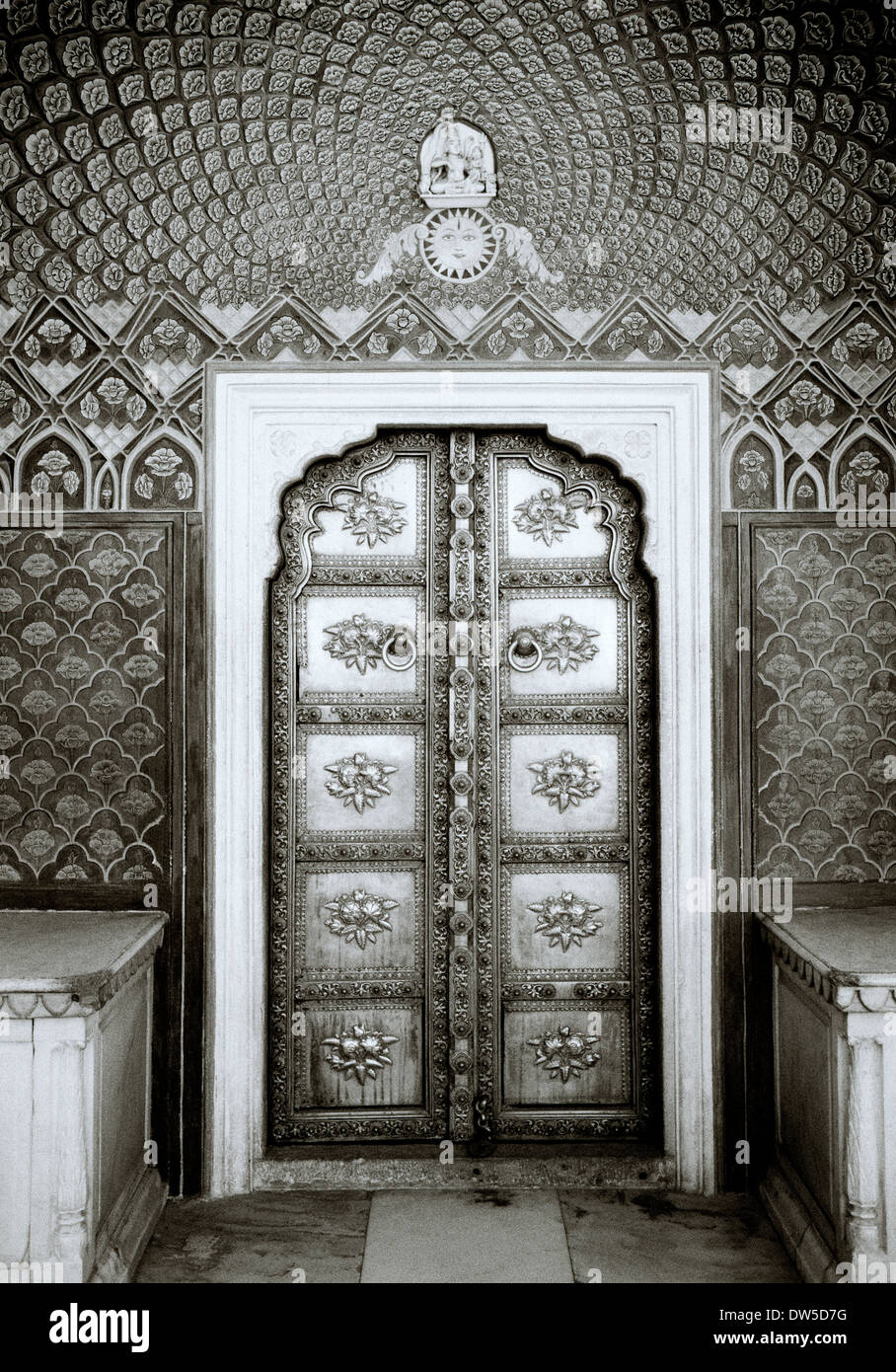 Rajasthani gate hi-res stock photography and images - Alamy