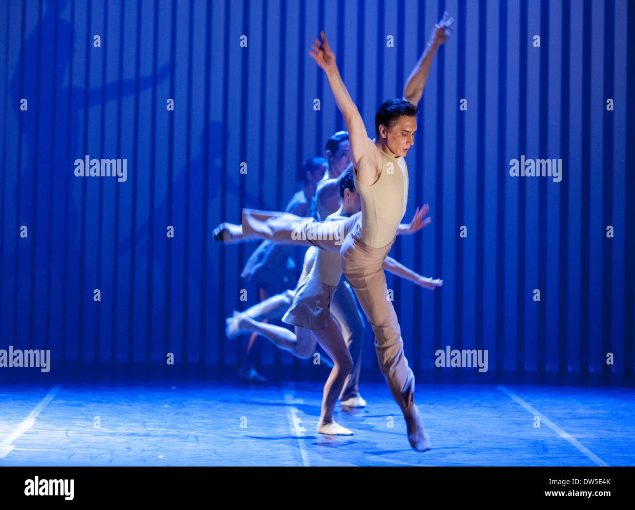 Evening of choreography hi-res stock photography and images - Alamy